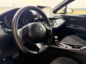 Pelēks Toyota C-HR 2018 Viļņa, ar dzinēja tilpumu 1.80 L un nobraukumu 144 tūkst. km par 18200 €, foto 17 vietnē AUTOMOTO.COM.LV