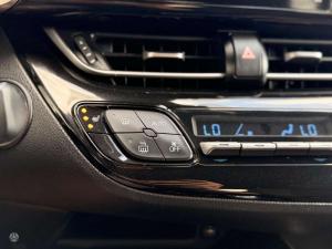 Pelēks Toyota C-HR 2018 Viļņa, ar dzinēja tilpumu 1.80 L un nobraukumu 144 tūkst. km par 18200 €, foto 30 vietnē AUTOMOTO.COM.LV