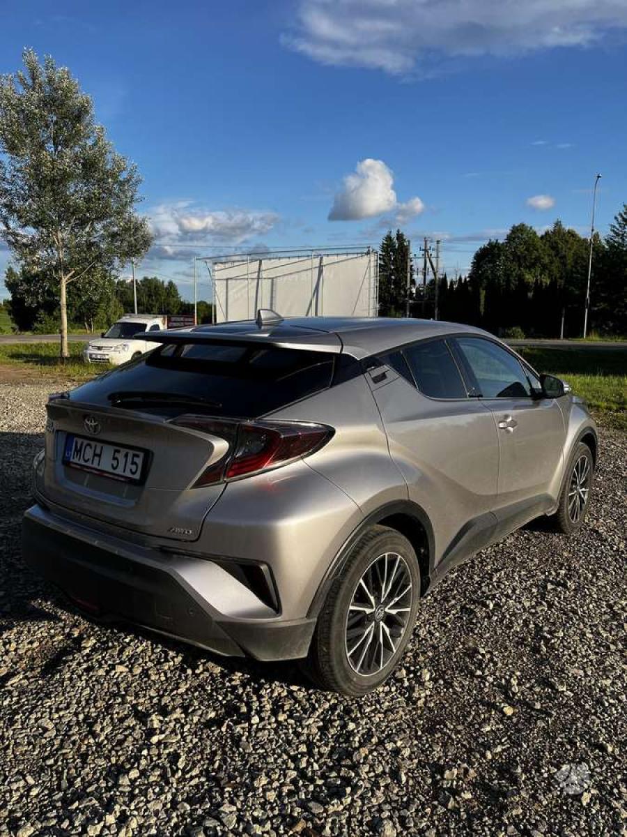 Серый Тойота C-HR 2018 в Вильнюс, объемом двигателя 1.20 л и пробегом 106 тыс. км за 16000 €, фото 6 на AUTOMOTO.COM.LV