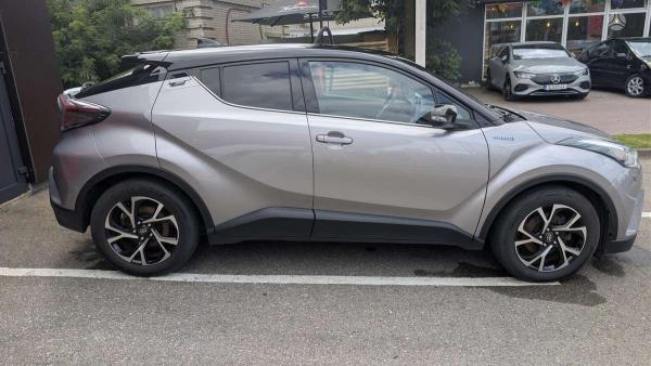 Серый Тойота C-HR 2018 в Каунас, объемом двигателя 1.80 л и пробегом 121 тыс. км за 18000 €, фото 3 на AUTOMOTO.COM.LV