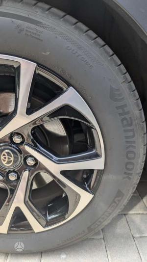 Grey Toyota C-HR 2018 in Kaunas, with an engine capacity of 1.80 L and mileage of 121 thousand km for 18000 €, photo 13 on AUTOMOTO.COM.LV