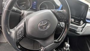 Grey Toyota C-HR 2018 in Kaunas, with an engine capacity of 1.80 L and mileage of 121 thousand km for 18000 €, photo 29 on AUTOMOTO.COM.LV