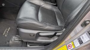 Grey Toyota C-HR 2018 in Kaunas, with an engine capacity of 1.80 L and mileage of 121 thousand km for 18000 €, photo 31 on AUTOMOTO.COM.LV