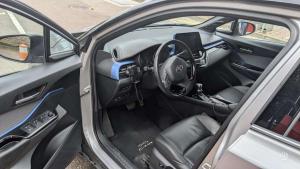 Grey Toyota C-HR 2018 in Kaunas, with an engine capacity of 1.80 L and mileage of 121 thousand km for 18000 €, photo 32 on AUTOMOTO.COM.LV