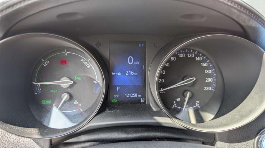 Grey Toyota C-HR 2018 in Kaunas, with an engine capacity of 1.80 L and mileage of 121 thousand km for 18000 €, photo 34 on AUTOMOTO.COM.LV