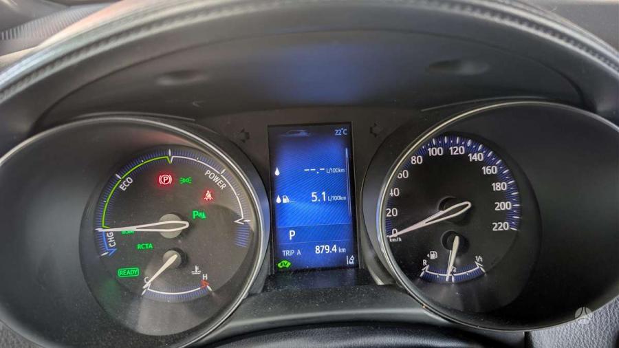 Grey Toyota C-HR 2018 in Kaunas, with an engine capacity of 1.80 L and mileage of 121 thousand km for 18000 €, photo 46 on AUTOMOTO.COM.LV