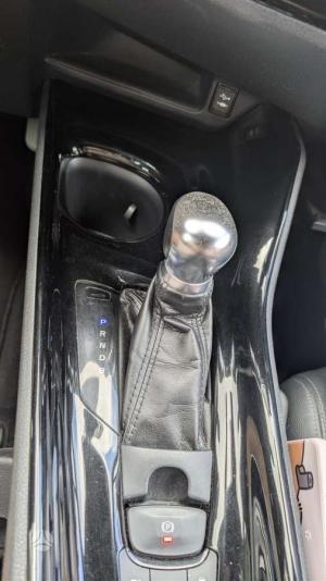 Grey Toyota C-HR 2018 in Kaunas, with an engine capacity of 1.80 L and mileage of 121 thousand km for 18000 €, photo 52 on AUTOMOTO.COM.LV