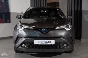 Grey Toyota C-HR 2018 in Kaunas, with an engine capacity of 1.80 L and mileage of 92 thousand km for 20771 €, photo 3 on AUTOMOTO.COM.LV