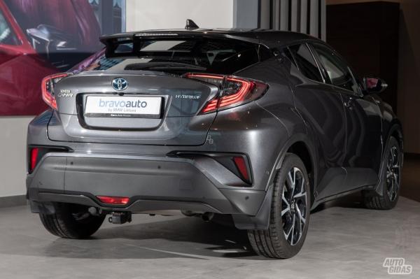 Pelēks Toyota C-HR 2018 Kauņa, ar dzinēja tilpumu 1.80 L un nobraukumu 92 tūkst. km par 20771 €, foto 5 vietnē AUTOMOTO.COM.LV