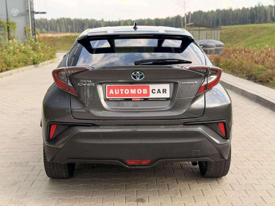 Серый Тойота C-HR 2018 в Вильнюс, объемом двигателя 1.80 л и пробегом 144 тыс. км за 16350 €, фото 8 на AUTOMOTO.COM.LV