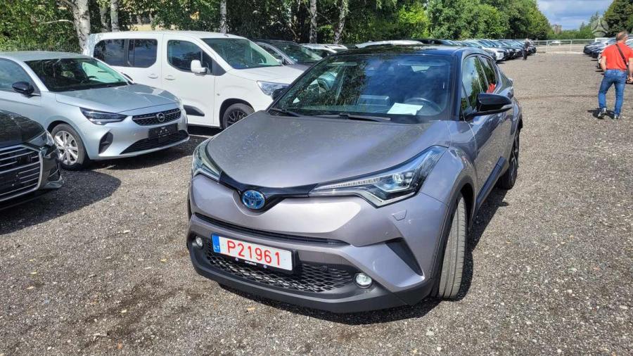Серый Тойота C-HR 2018 в Шяуляй, объемом двигателя 1.80 л и пробегом 196 тыс. км за 14400 €, фото 3 на AUTOMOTO.COM.LV