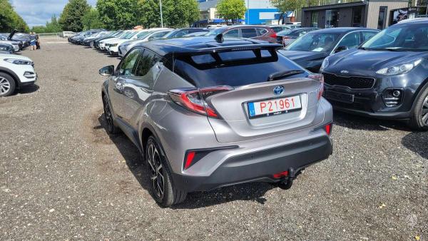 Grey Toyota C-HR 2018 in Siauliai, with an engine capacity of 1.80 L and mileage of 196 thousand km for 14400 €, photo 8 on AUTOMOTO.COM.LV