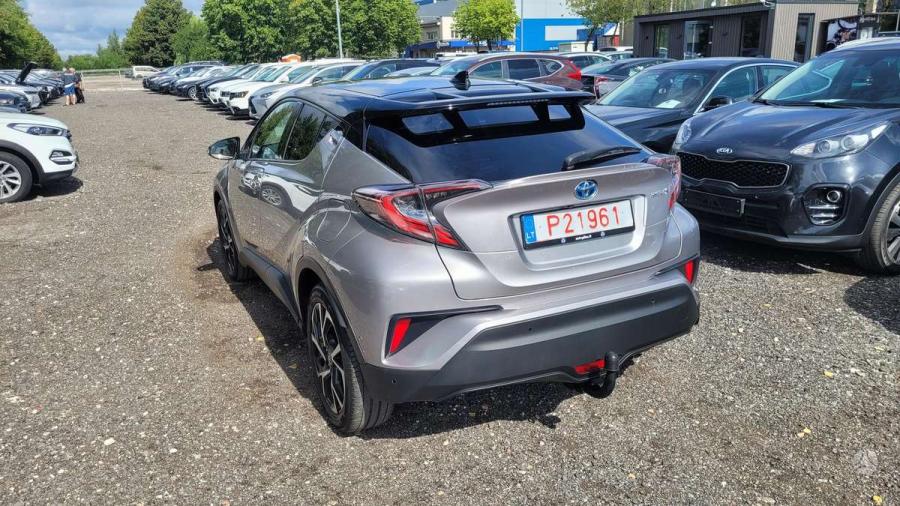 Серый Тойота C-HR 2018 в Шяуляй, объемом двигателя 1.80 л и пробегом 196 тыс. км за 14400 €, фото 9 на AUTOMOTO.COM.LV