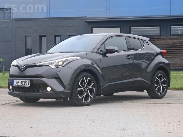 Серый Тойота C-HR 2018 в Рига, объемом двигателя 1.20 л и пробегом 99 тыс. км за 14590 €, фото 2 на AUTOMOTO.COM.LV