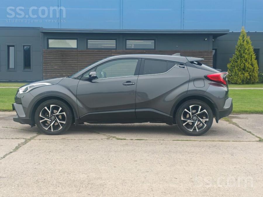 Pelēks Toyota C-HR 2018 Rīga, ar dzinēja tilpumu 1.20 L un nobraukumu 99 tūkst. km par 14590 €, foto 4 vietnē AUTOMOTO.COM.LV