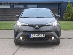 Pelēks Toyota C-HR 2018 Rīga, ar dzinēja tilpumu 1.20 L un nobraukumu 99 tūkst. km par 14590 €, foto 9 vietnē AUTOMOTO.COM.LV