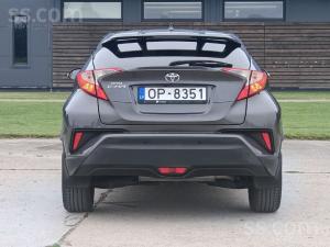 Pelēks Toyota C-HR 2018 Rīga, ar dzinēja tilpumu 1.20 L un nobraukumu 99 tūkst. km par 14590 €, foto 10 vietnē AUTOMOTO.COM.LV