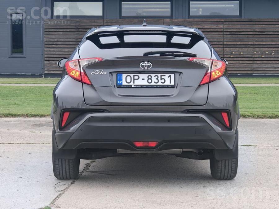 Pelēks Toyota C-HR 2018 Rīga, ar dzinēja tilpumu 1.20 L un nobraukumu 99 tūkst. km par 14590 €, foto 10 vietnē AUTOMOTO.COM.LV