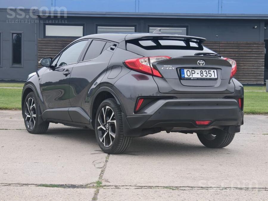 Pelēks Toyota C-HR 2018 Rīga, ar dzinēja tilpumu 1.20 L un nobraukumu 99 tūkst. km par 14590 €, foto 11 vietnē AUTOMOTO.COM.LV