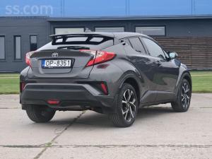 Pelēks Toyota C-HR 2018 Rīga, ar dzinēja tilpumu 1.20 L un nobraukumu 99 tūkst. km par 14590 €, foto 13 vietnē AUTOMOTO.COM.LV