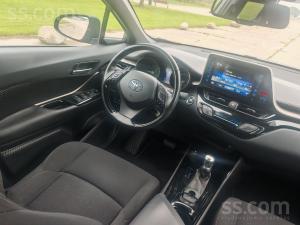 Pelēks Toyota C-HR 2018 Rīga, ar dzinēja tilpumu 1.20 L un nobraukumu 99 tūkst. km par 14590 €, foto 17 vietnē AUTOMOTO.COM.LV
