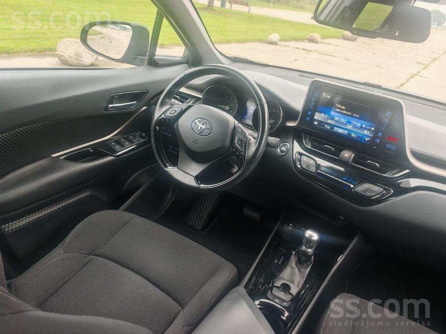 Pelēks Toyota C-HR 2018 Rīga, ar dzinēja tilpumu 1.20 L un nobraukumu 99 tūkst. km par 14590 €, foto 17 vietnē AUTOMOTO.COM.LV