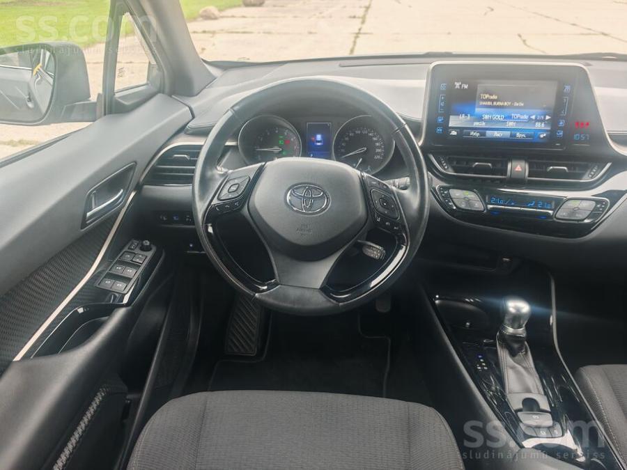 Pelēks Toyota C-HR 2018 Rīga, ar dzinēja tilpumu 1.20 L un nobraukumu 99 tūkst. km par 14590 €, foto 18 vietnē AUTOMOTO.COM.LV