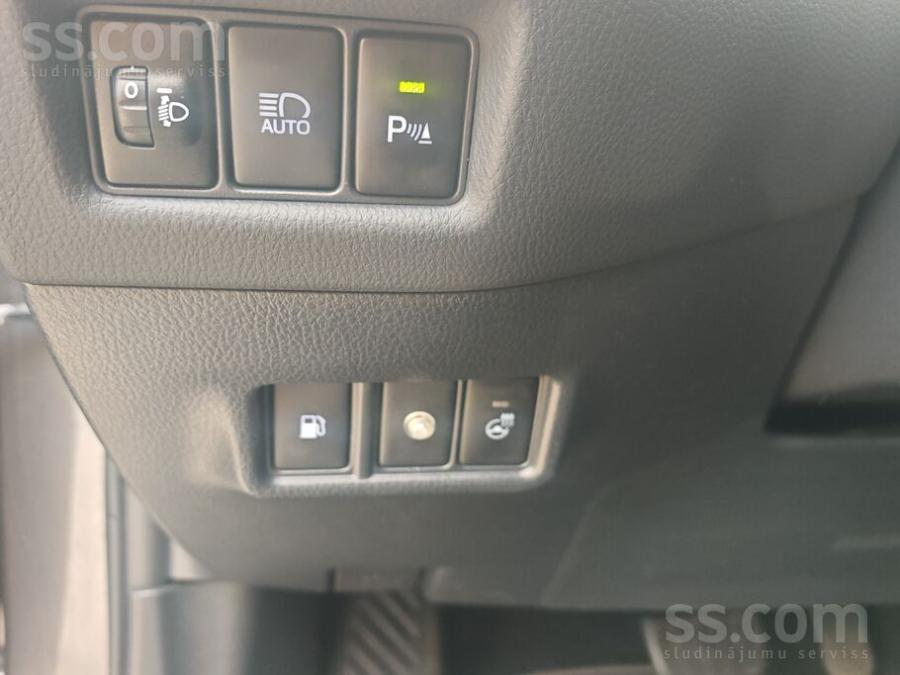 Pelēks Toyota C-HR 2018 Rīga, ar dzinēja tilpumu 1.20 L un nobraukumu 99 tūkst. km par 14590 €, foto 26 vietnē AUTOMOTO.COM.LV