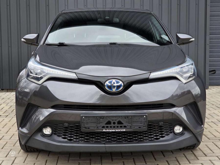 Серый Тойота C-HR 2018 в Каунас, объемом двигателя 1.80 л и пробегом 192 тыс. км за 15999 €, фото 3 на AUTOMOTO.COM.LV