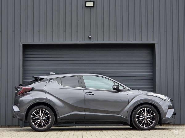 Pelēks Toyota C-HR 2018 Kauņa, ar dzinēja tilpumu 1.80 L un nobraukumu 192 tūkst. km par 15999 €, foto 10 vietnē AUTOMOTO.COM.LV