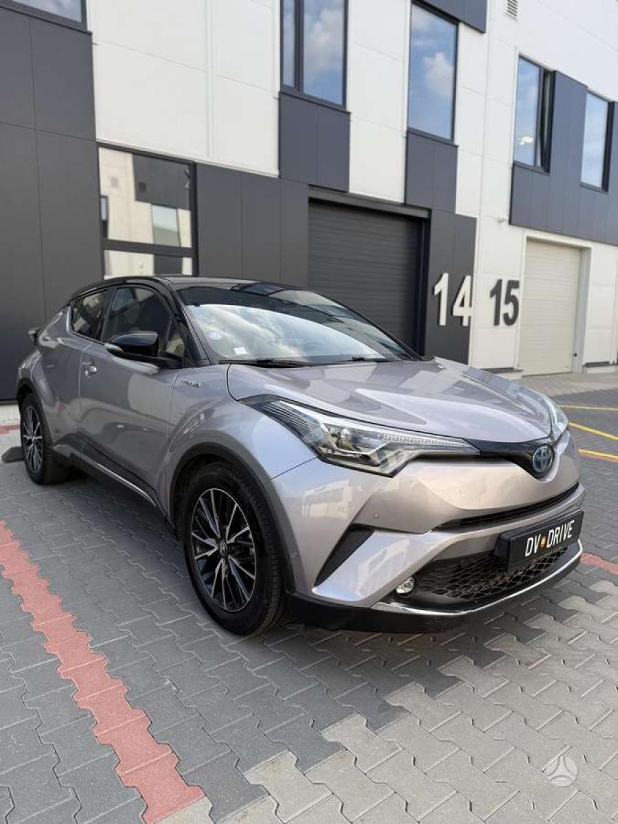 Pelēks Toyota C-HR 2018 Viļņa, ar dzinēja tilpumu 1.80 L un nobraukumu 120 tūkst. km par 15999 €, foto 4 vietnē AUTOMOTO.COM.LV