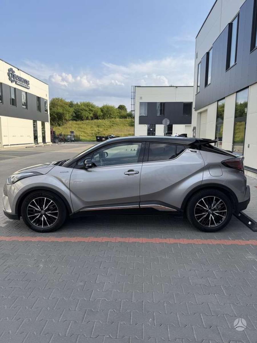 Pelēks Toyota C-HR 2018 Viļņa, ar dzinēja tilpumu 1.80 L un nobraukumu 120 tūkst. km par 15999 €, foto 6 vietnē AUTOMOTO.COM.LV