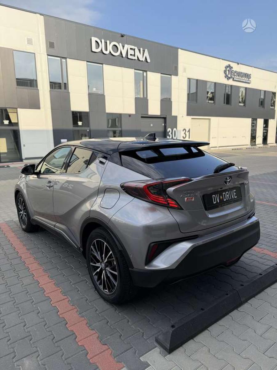 Pelēks Toyota C-HR 2018 Viļņa, ar dzinēja tilpumu 1.80 L un nobraukumu 120 tūkst. km par 15999 €, foto 9 vietnē AUTOMOTO.COM.LV