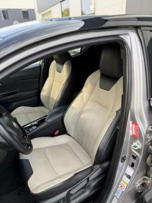 Pelēks Toyota C-HR 2018 Viļņa, ar dzinēja tilpumu 1.80 L un nobraukumu 120 tūkst. km par 15999 €, foto 11 vietnē AUTOMOTO.COM.LV