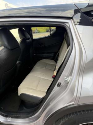 Pelēks Toyota C-HR 2018 Viļņa, ar dzinēja tilpumu 1.80 L un nobraukumu 120 tūkst. km par 15999 €, foto 12 vietnē AUTOMOTO.COM.LV