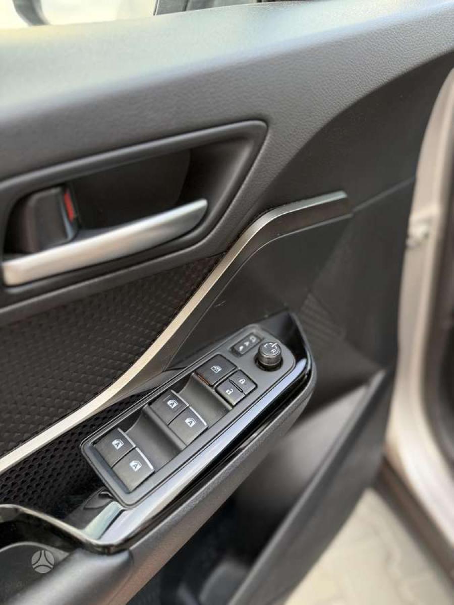 Pelēks Toyota C-HR 2018 Viļņa, ar dzinēja tilpumu 1.80 L un nobraukumu 120 tūkst. km par 15999 €, foto 13 vietnē AUTOMOTO.COM.LV