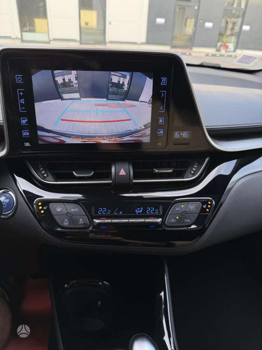 Pelēks Toyota C-HR 2018 Viļņa, ar dzinēja tilpumu 1.80 L un nobraukumu 120 tūkst. km par 15999 €, foto 16 vietnē AUTOMOTO.COM.LV