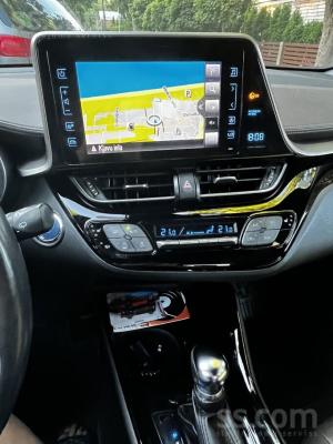Серый Тойота C-HR 2018 в Юрмала, объемом двигателя 1.80 л и пробегом 112 тыс. км за 17990 €, фото 3 на AUTOMOTO.COM.LV