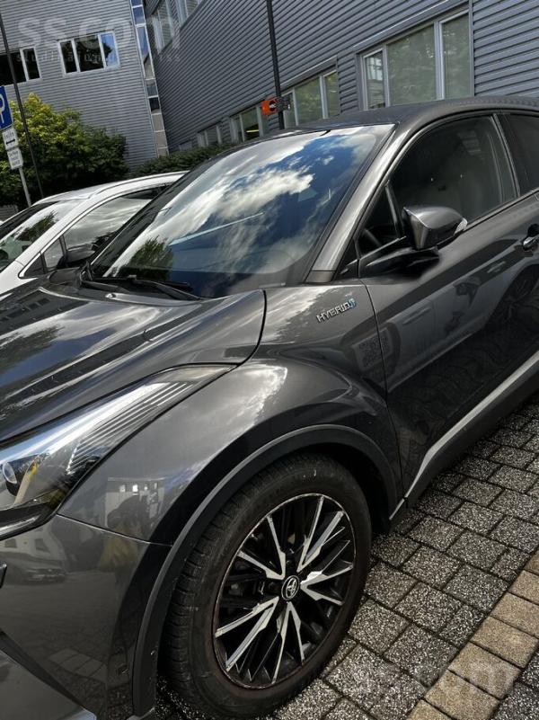 Pelēks Toyota C-HR 2018 Jūrmala, ar dzinēja tilpumu 1.80 L un nobraukumu 112 tūkst. km par 17990 €, foto 6 vietnē AUTOMOTO.COM.LV