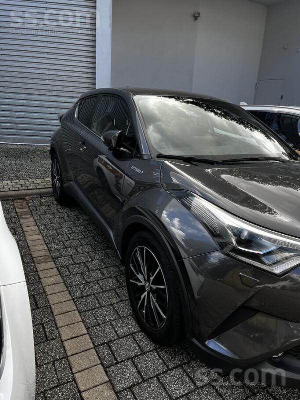 Pelēks Toyota C-HR 2018 Jūrmala, ar dzinēja tilpumu 1.80 L un nobraukumu 112 tūkst. km par 17990 €, foto 7 vietnē AUTOMOTO.COM.LV