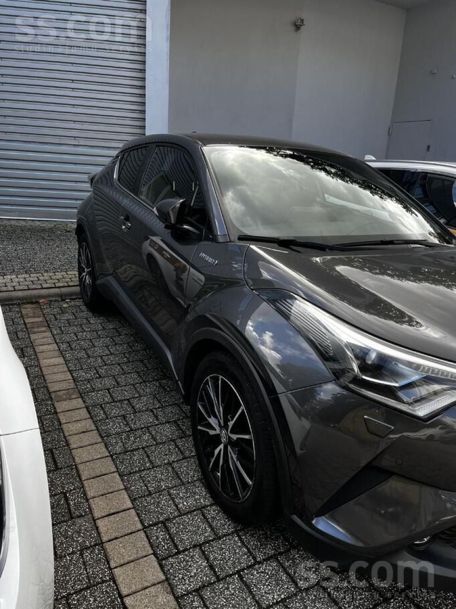 Серый Тойота C-HR 2018 в Юрмала, объемом двигателя 1.80 л и пробегом 112 тыс. км за 17990 €, фото 8 на AUTOMOTO.COM.LV