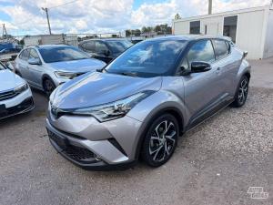 Pelēks Toyota C-HR 2018 Kauņa, ar dzinēja tilpumu 1.80 L un nobraukumu 150 tūkst. km par 16999 €, foto  vietnē AUTOMOTO.COM.LV