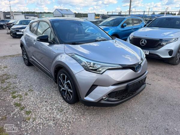 Grey Toyota C-HR 2018 in Kaunas, with an engine capacity of 1.80 L and mileage of 150 thousand km for 16999 €, photo 2 on AUTOMOTO.COM.LV