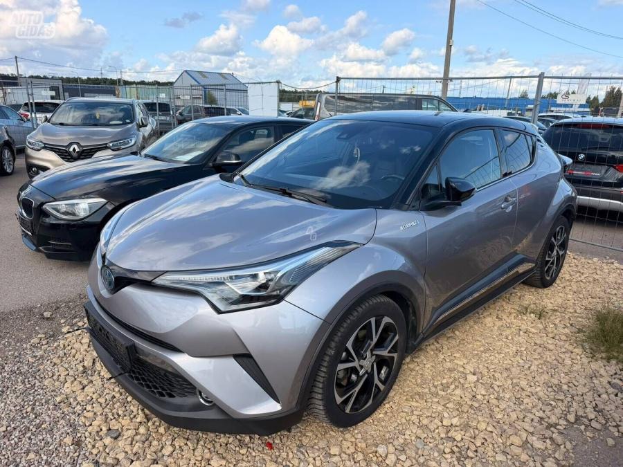 Pelēks Toyota C-HR 2018 Kauņa, ar dzinēja tilpumu 1.80 L un nobraukumu 150 tūkst. km par 16999 €, foto 4 vietnē AUTOMOTO.COM.LV