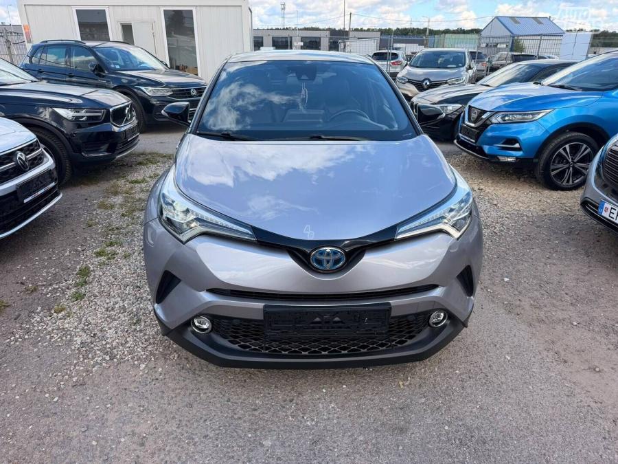 Pelēks Toyota C-HR 2018 Kauņa, ar dzinēja tilpumu 1.80 L un nobraukumu 150 tūkst. km par 16999 €, foto 6 vietnē AUTOMOTO.COM.LV