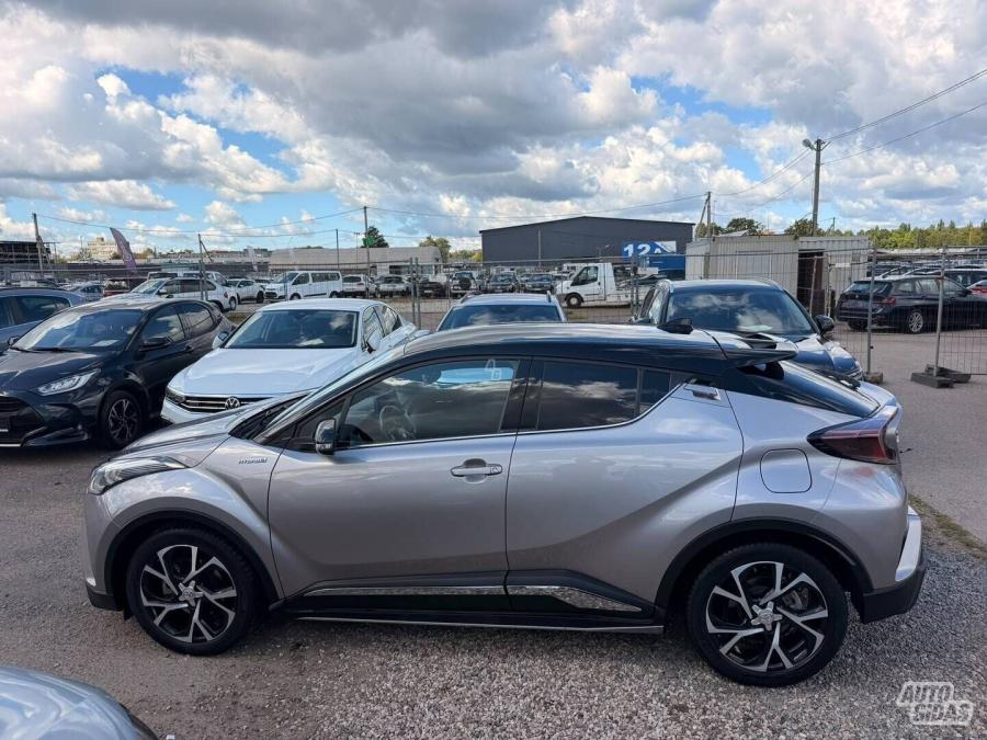 Pelēks Toyota C-HR 2018 Kauņa, ar dzinēja tilpumu 1.80 L un nobraukumu 150 tūkst. km par 16999 €, foto 7 vietnē AUTOMOTO.COM.LV