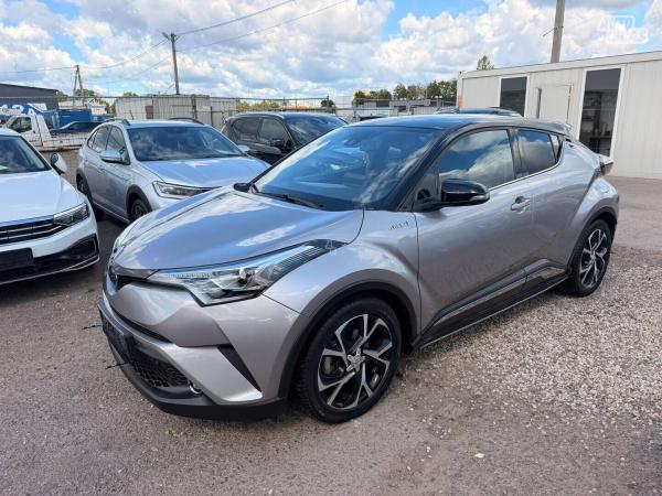 Grey Toyota C-HR 2018 in Kaunas, with an engine capacity of 1.80 L and mileage of 150 thousand km for 16999 €, photo 8 on AUTOMOTO.COM.LV