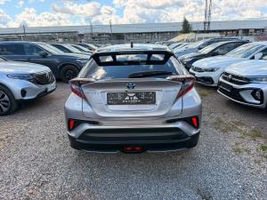 Pelēks Toyota C-HR 2018 Kauņa, ar dzinēja tilpumu 1.80 L un nobraukumu 150 tūkst. km par 16999 €, foto 10 vietnē AUTOMOTO.COM.LV