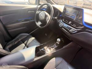 Pelēks Toyota C-HR 2018 Kauņa, ar dzinēja tilpumu 1.80 L un nobraukumu 150 tūkst. km par 16999 €, foto 18 vietnē AUTOMOTO.COM.LV