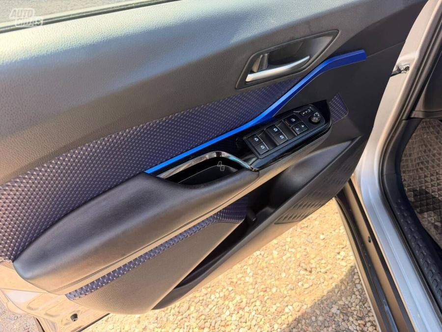 Pelēks Toyota C-HR 2018 Kauņa, ar dzinēja tilpumu 1.80 L un nobraukumu 150 tūkst. km par 16999 €, foto 19 vietnē AUTOMOTO.COM.LV